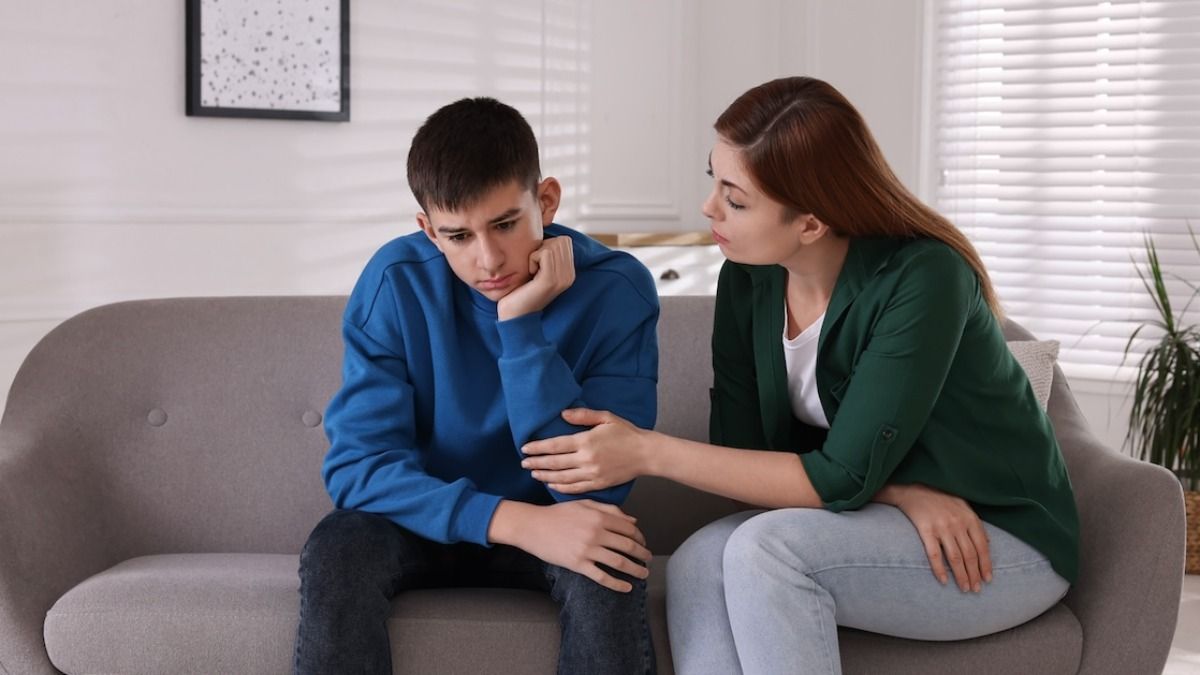 16-year-old boy gives mom ultimatum: 'stop mentoring my bully or you're dead to me.' AITA ...