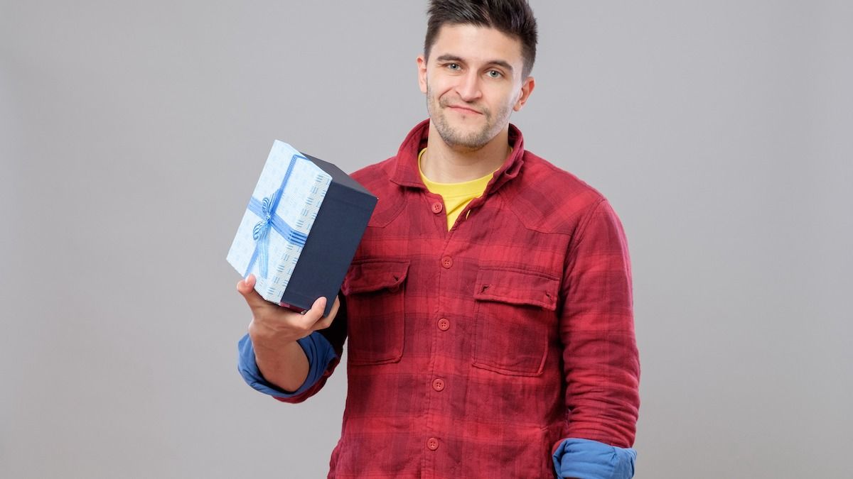 'AITA for taking back the birthday gift I gave my sister after she ...