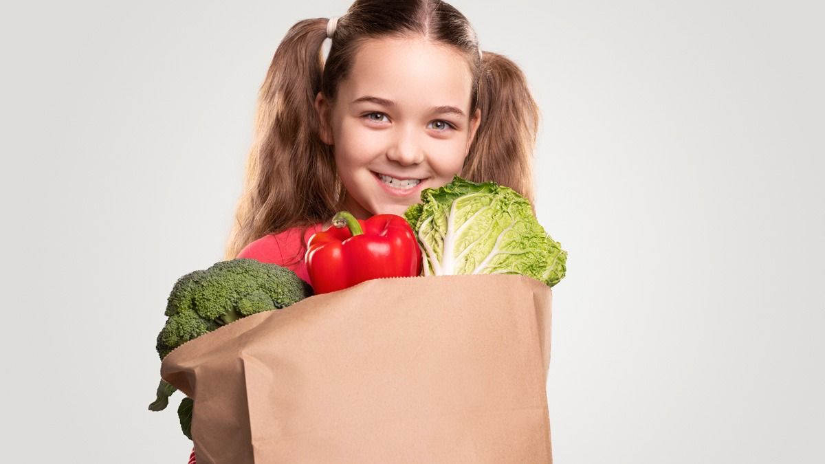 Doordasher sends 3-year-old kid to the door with the food; cute or ...