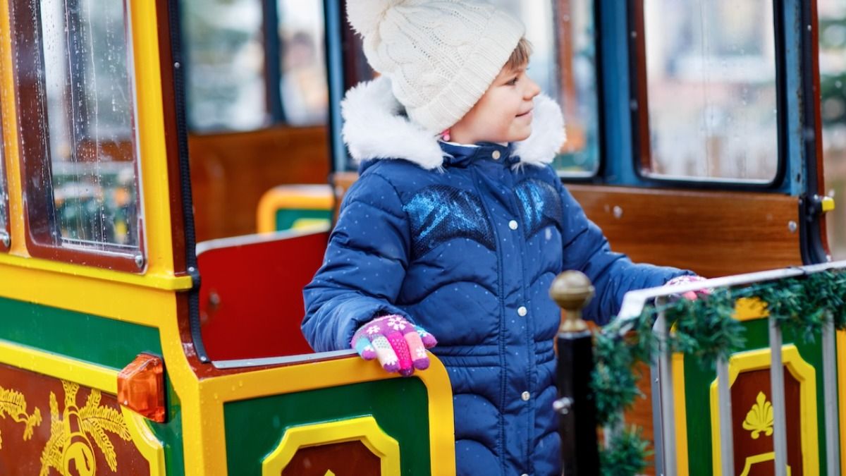 Mom has someone else's infant removed from Christmas train ride, 'if ...
