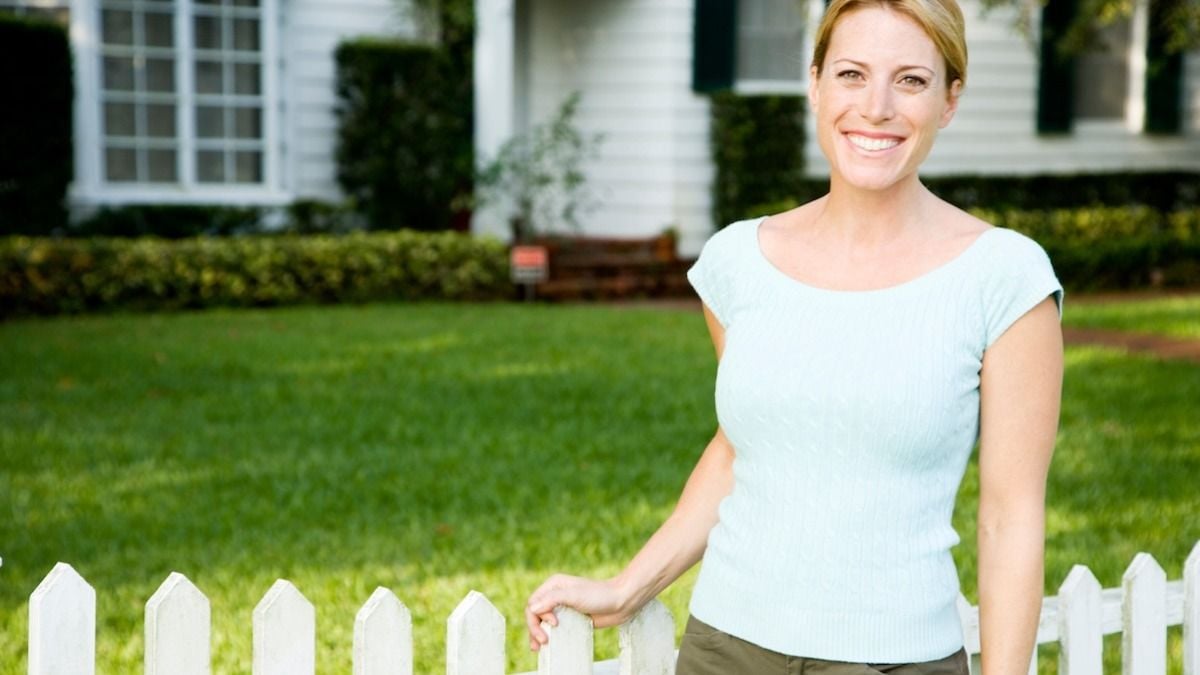 Woman takes neighbor's yard litter to dump, calls neighbor 'Karen ...