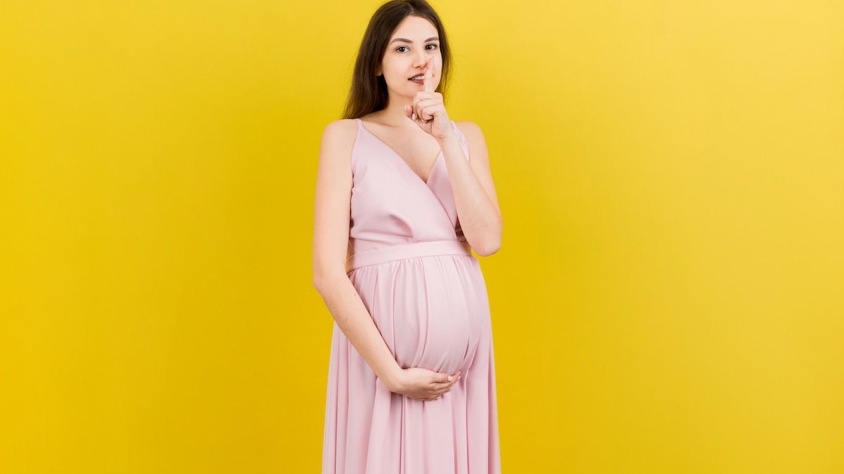 Woman tells her parents about pregnancy but refuses to let husband tell his. AITA? | Someecards AITA