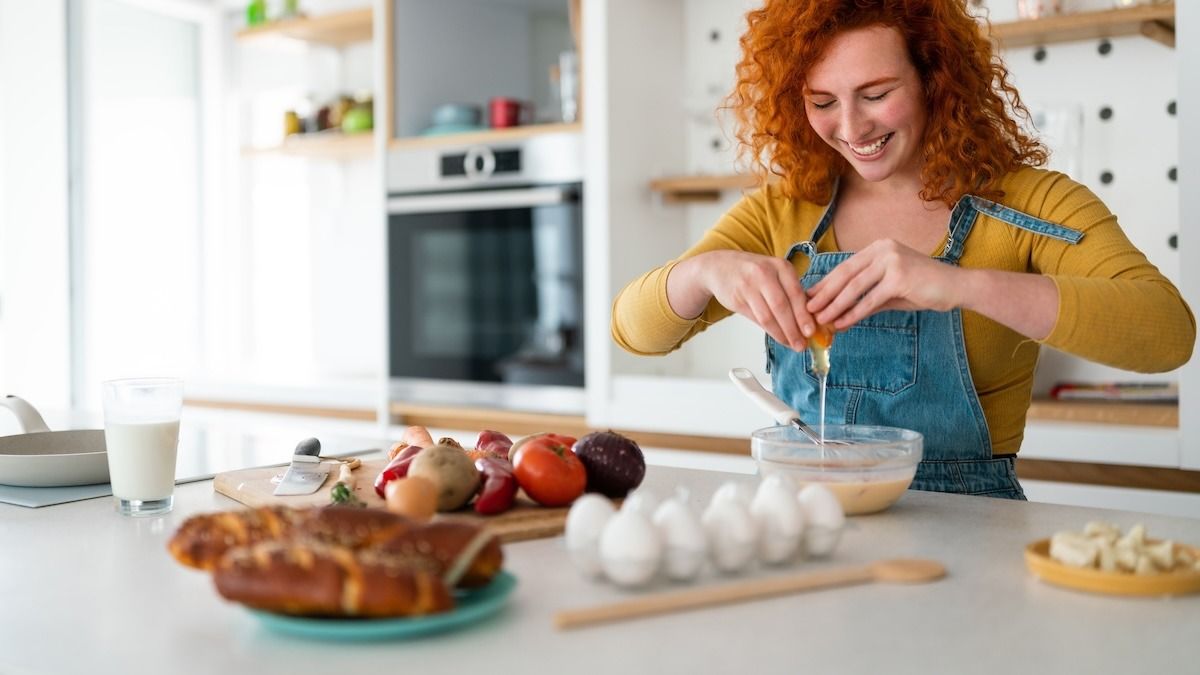 Woman turns dinner into 'girls night' to exclude friend's husband ...