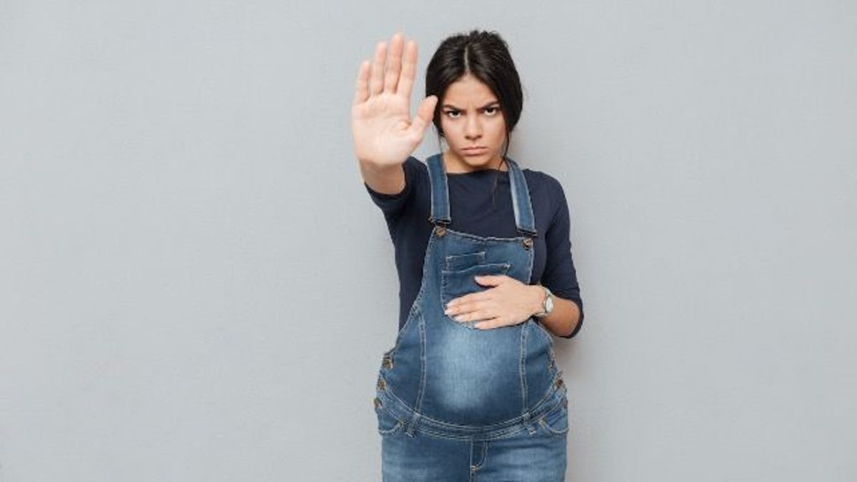 Pregnant Woman Gets Revenge On Man When He Wont Give Up His Seat To Her On Bus Someecards News