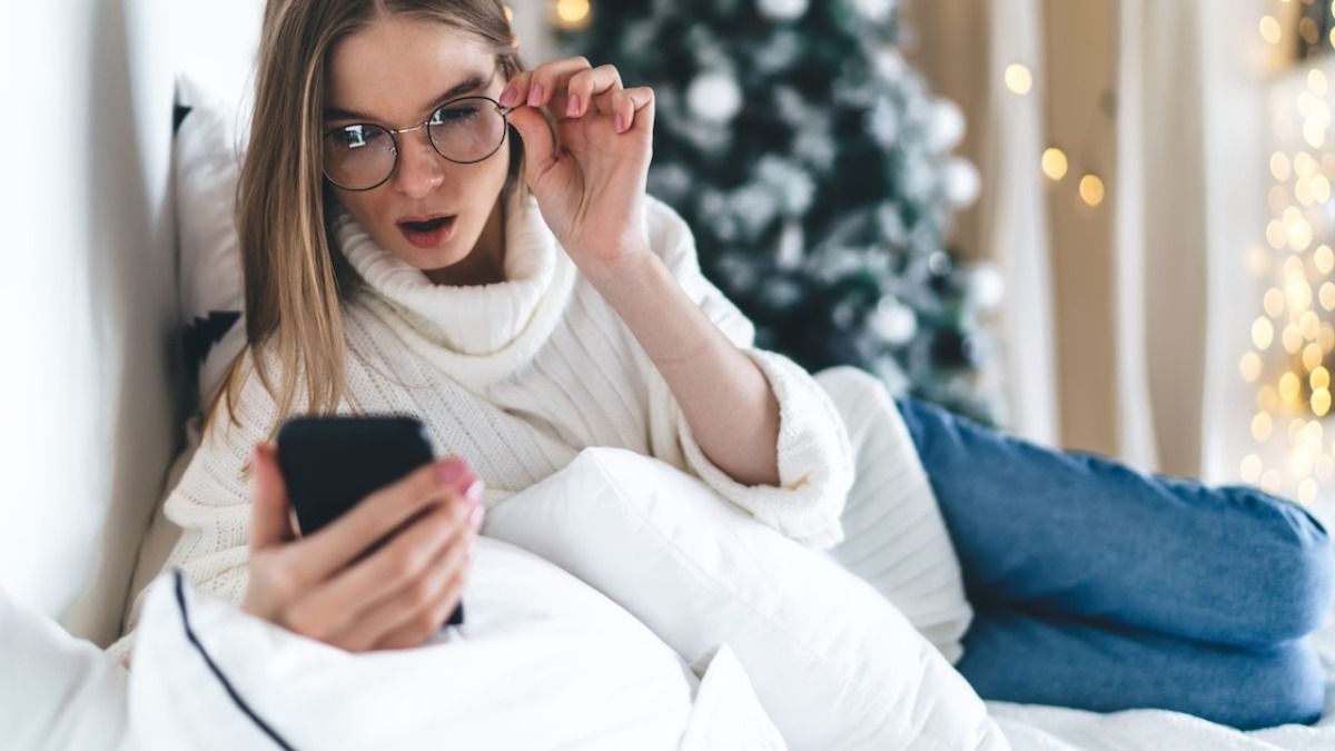 Woman tells friend-with-benefit's new partner about their recent hookup ...