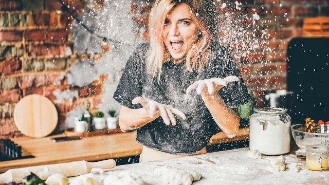 Baker shares wedding horror story of micromanager 'Bridezilla's ...