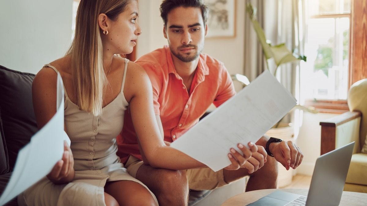 Man asks GF to support him while he's unemployed, she says 'no, you ...