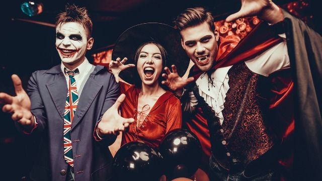 16 haunted house employees reveal the worst thing they've ever seen on ...