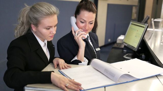 Hotel employee cancels former coworker's wedding block when she's not ...