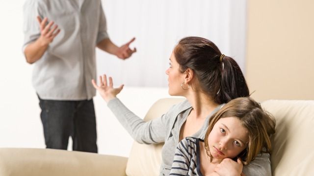 Man 'begrudgingly' tells wife to go on vacation while he watches kids ...