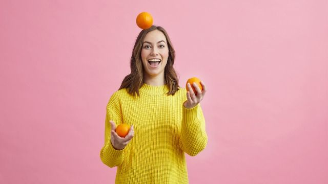 Man secretly trains clumsy GF to be an Olympic-level catcher ...